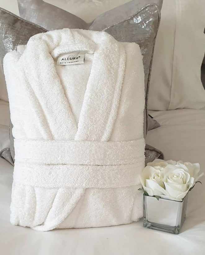 Bathrobes - Why it's Worth Having One – Allure Bath Fashions